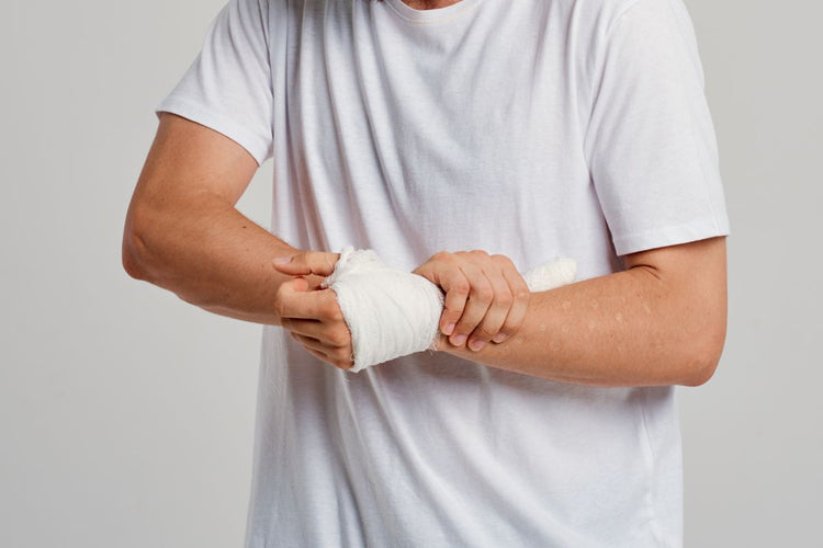Sprained Thumb Symptoms & Treatment Guide | BetterSpine